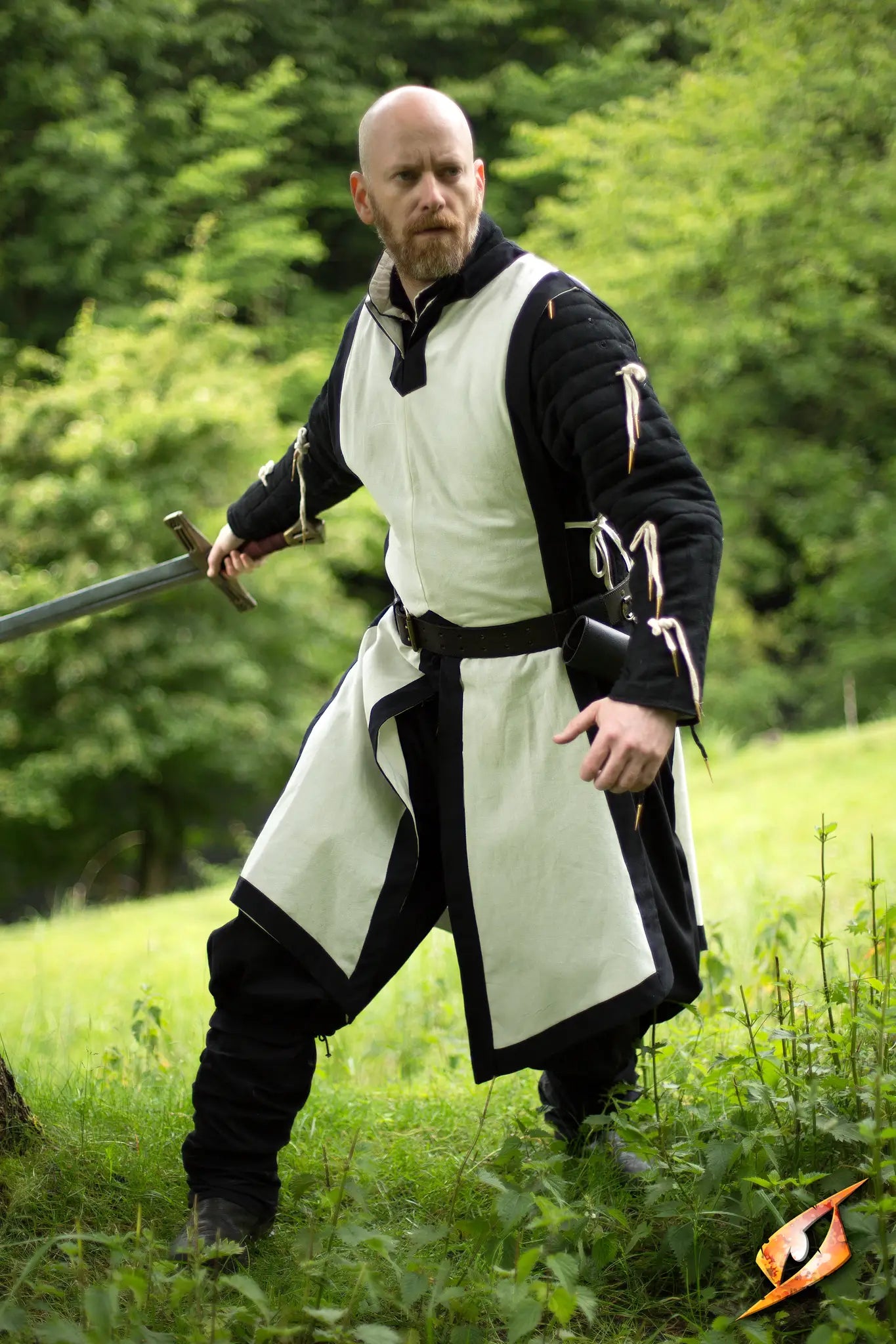 Basic Tabard for LARP & Medieval Cosplay | Epic Armoury
