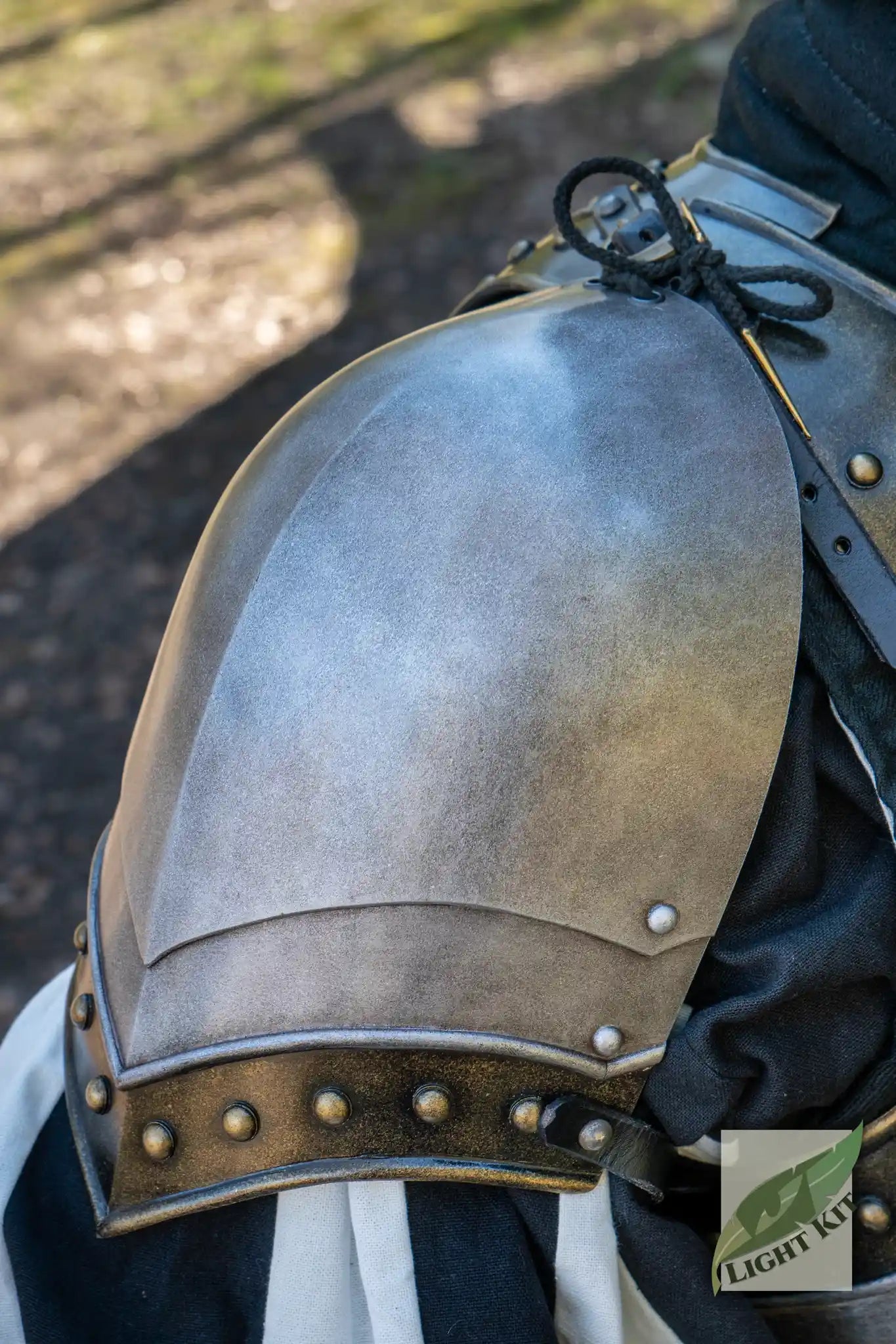 Knightly Spaulders - Light Kit Edition for LARP & Cosplay | Epic Armoury